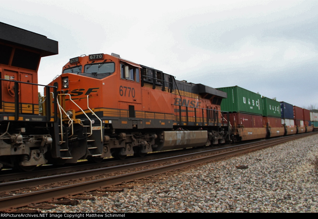 BNSF 6770